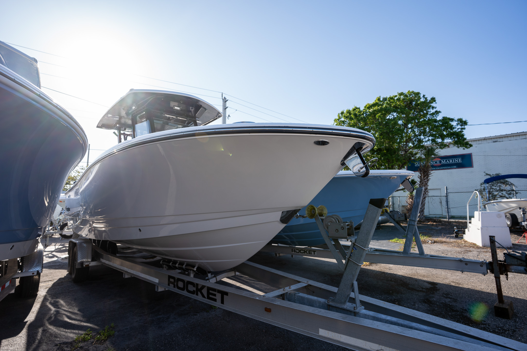 2025 ROBALO R270 - Bob Hewes Boats | Florida Boat Sales